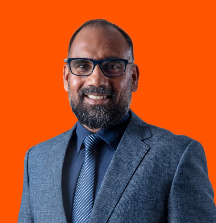 Leadership Team - Corporate Information | Dhiraagu